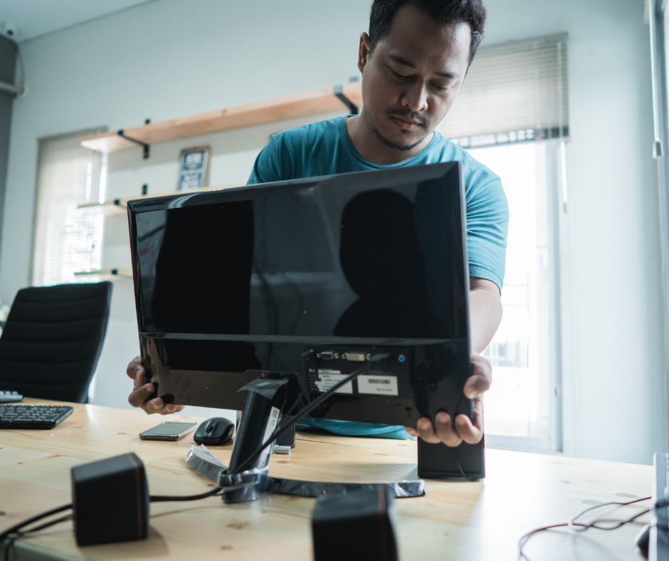 Understanding the Difference: IT Services vs IT Consulting